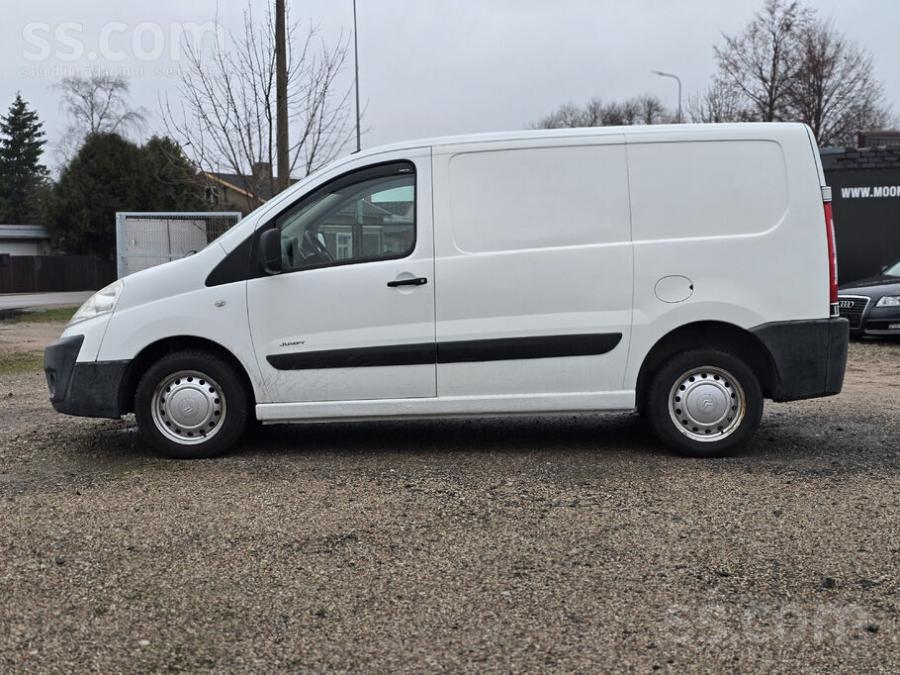 White Citroen Jumpy 2009 in Liepaja, with an engine capacity of 1.60 L and mileage of 0 thousand km for 4295 €, photo 9 on AUTOMOTO.COM.LV
