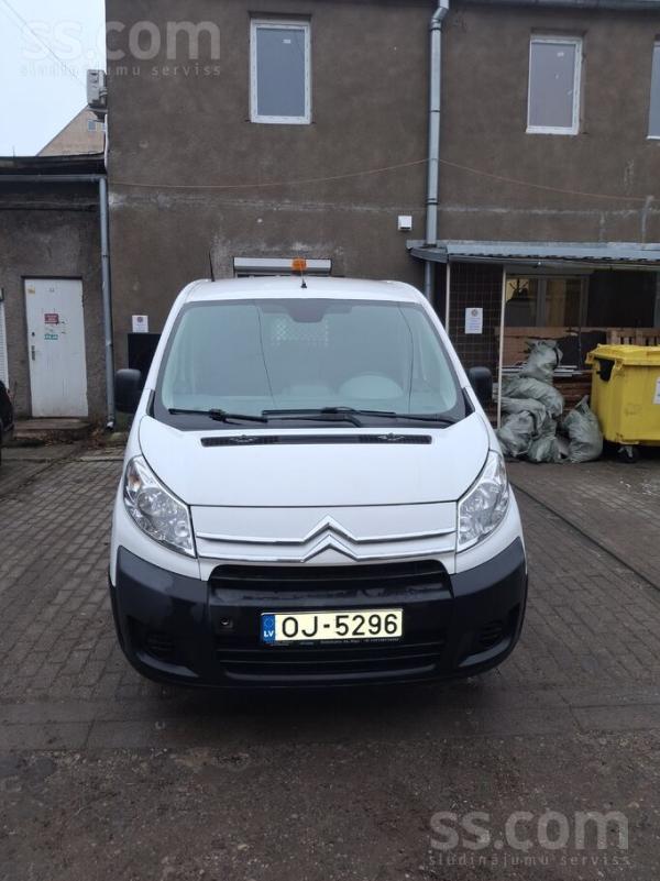White Citroen Jumpy 2009 in Riga, with an engine capacity of 1.60 L and mileage of 287 thousand km for 2600 €, photo 3 on AUTOMOTO.COM.LV