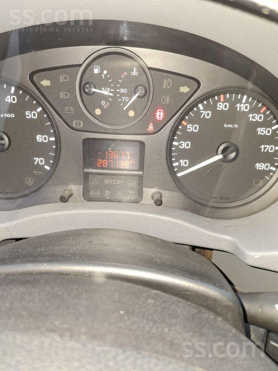 Balts Citroen Jumpy 2009 Rīga, ar dzinēja tilpumu 1.60 L un nobraukumu 287 tūkst. km par 1200 €, foto 8 vietnē AUTOMOTO.COM.LV