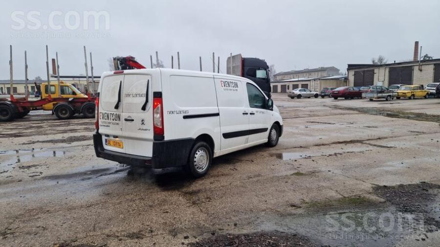 White Citroen Jumpy 2012 in Rezekne, with an engine capacity of 2.00 L and mileage of 176 thousand km for 5900 €, photo 3 on AUTOMOTO.COM.LV
