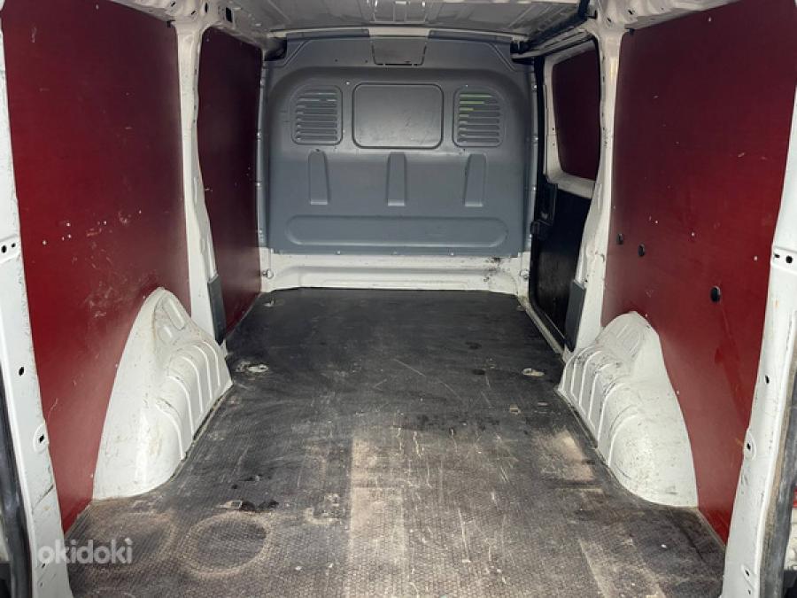White Citroen Jumpy 2015 in Tallinn, with an engine capacity of 2.00 L and mileage of 277 thousand km for 4799 €, photo 7 on AUTOMOTO.COM.LV