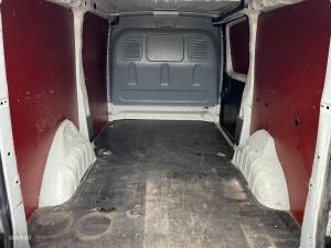 White Citroen Jumpy 2015 in Tallinn, with an engine capacity of 2.00 L and mileage of 277 thousand km for 4799 €, photo 19 on AUTOMOTO.COM.LV