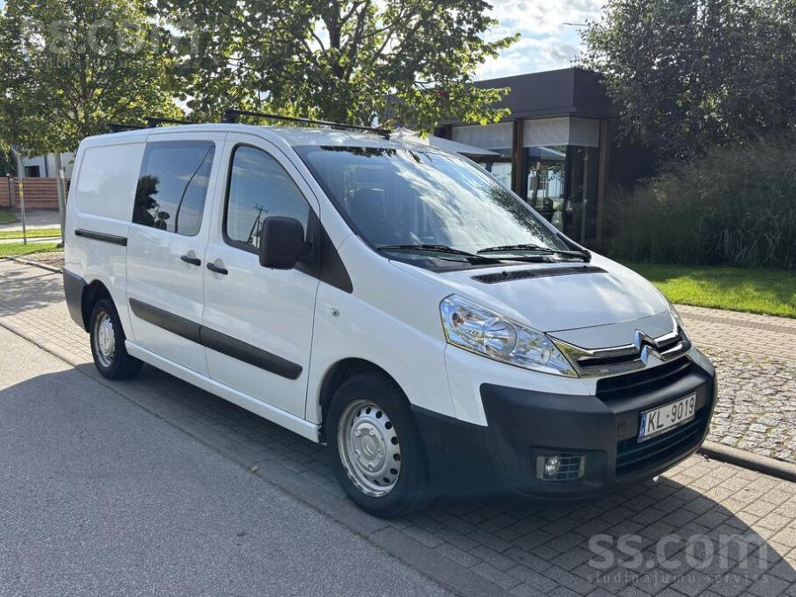 White Citroen Jumpy 2016 in Riga, with an engine capacity of 2.00 L and mileage of 102 thousand km for 4975 €, photo 3 on AUTOMOTO.COM.LV