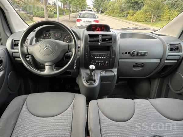 White Citroen Jumpy 2016 in Riga, with an engine capacity of 2.00 L and mileage of 102 thousand km for 4975 €, photo 10 on AUTOMOTO.COM.LV