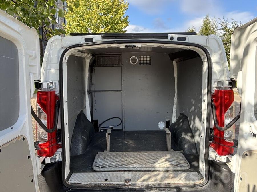 White Citroen Jumpy 2016 in Riga, with an engine capacity of 2.00 L and mileage of 102 thousand km for 4975 €, photo 15 on AUTOMOTO.COM.LV