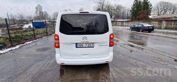 White Citroen Jumpy 2017 in Jelgava, with an engine capacity of 1.60 L and mileage of 295 thousand km for 13000 €, photo 4 on AUTOMOTO.COM.LV