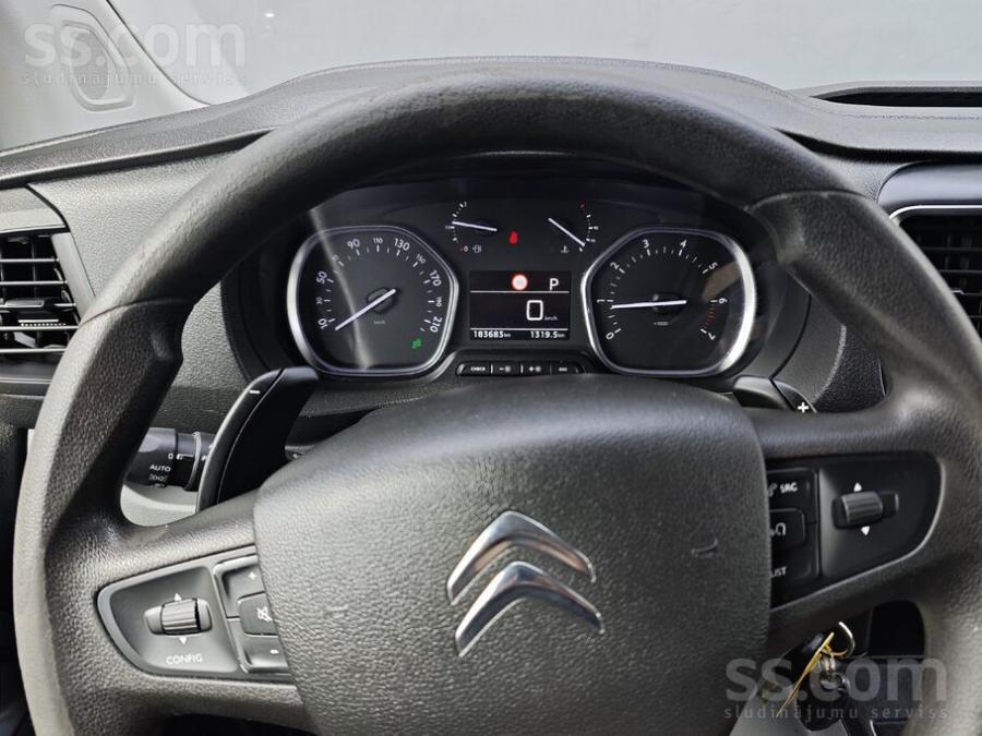 Balts Citroen Jumpy 2018 Ogre, ar dzinēja tilpumu 2.00 L un nobraukumu 184 tūkst. km par 11750 €, foto 15 vietnē AUTOMOTO.COM.LV