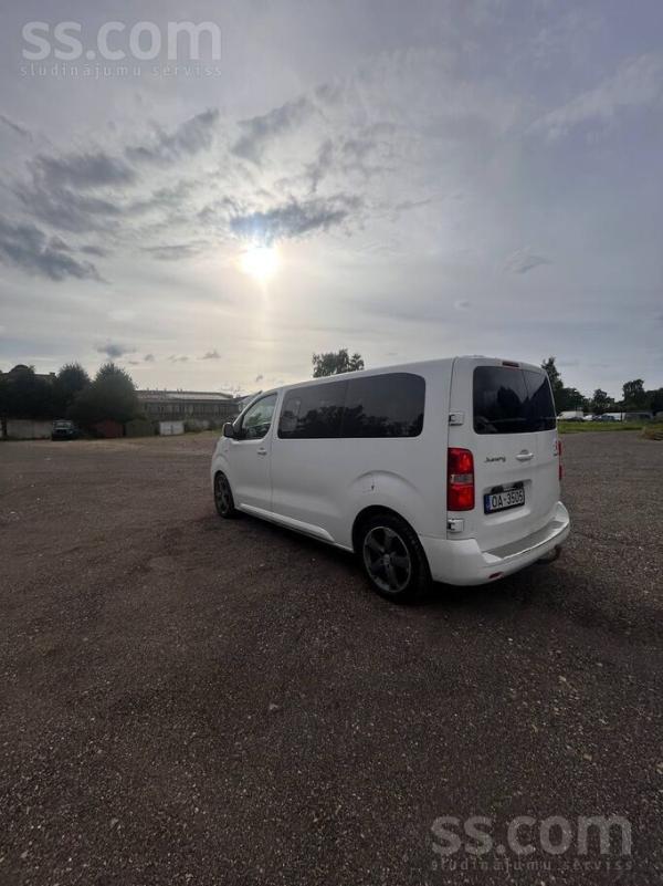 Balts Citroen Jumpy 2018 Rīga, ar dzinēja tilpumu 2.00 L un nobraukumu 257 tūkst. km par 10600 €, foto 1 vietnē AUTOMOTO.COM.LV