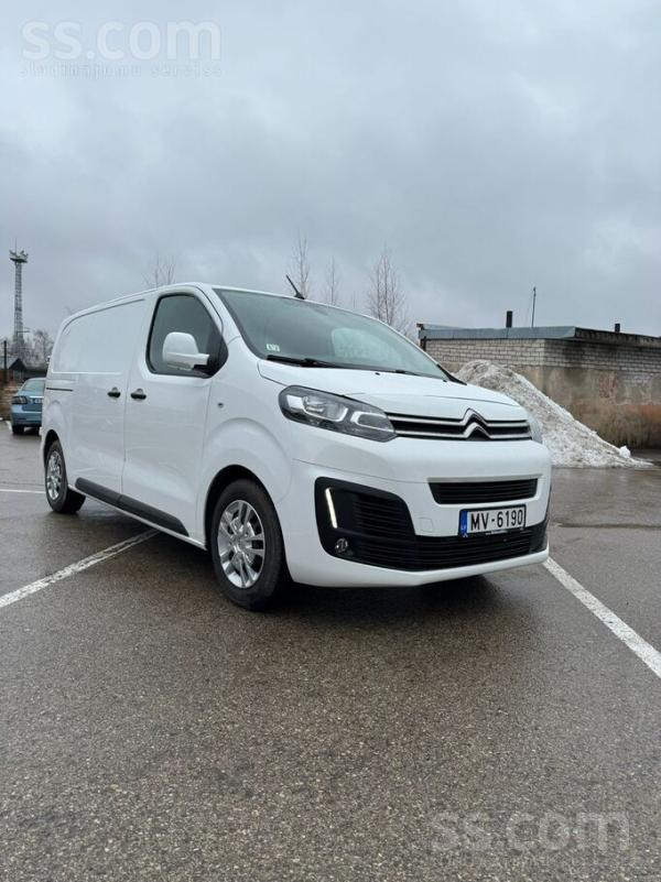 White Citroen Jumpy 2019 in Jelgava, with an engine capacity of 1.60 L and mileage of 143 thousand km for 9500 €, photo 1 on AUTOMOTO.COM.LV