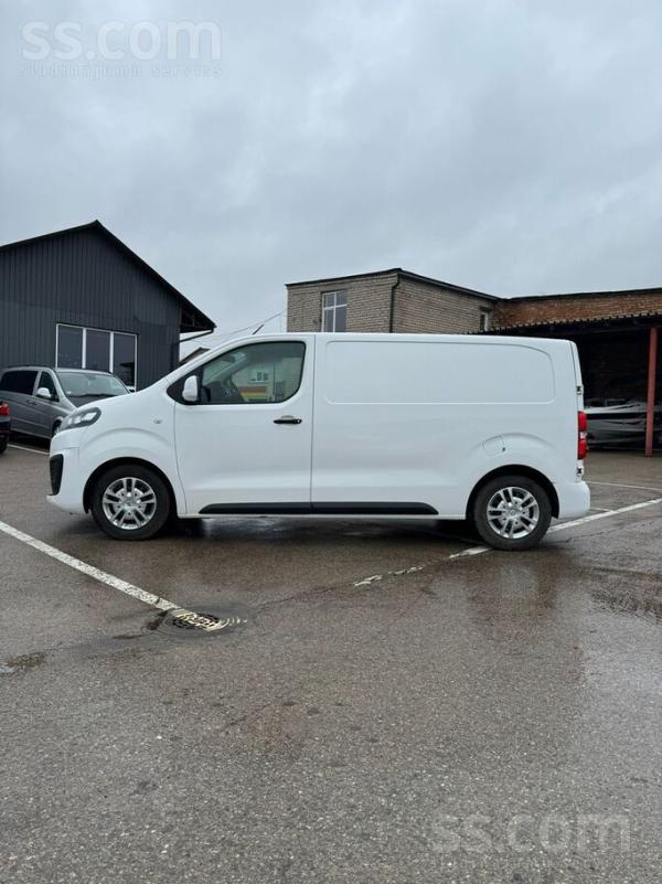 White Citroen Jumpy 2019 in Jelgava, with an engine capacity of 1.60 L and mileage of 143 thousand km for 9500 €, photo 3 on AUTOMOTO.COM.LV
