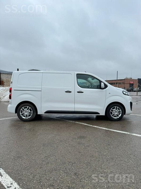 White Citroen Jumpy 2019 in Jelgava, with an engine capacity of 1.60 L and mileage of 143 thousand km for 9500 €, photo 4 on AUTOMOTO.COM.LV