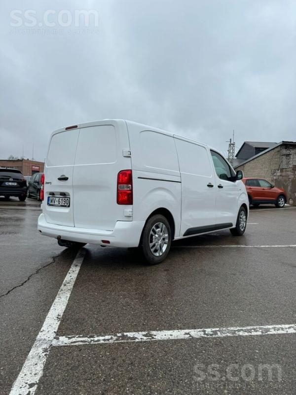 White Citroen Jumpy 2019 in Jelgava, with an engine capacity of 1.60 L and mileage of 143 thousand km for 9500 €, photo 9 on AUTOMOTO.COM.LV