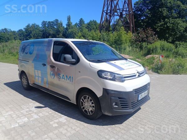 Белый Ситроен Jumpy 2020 в Рига, объемом двигателя 1.50 л и пробегом 225 тыс. км за 8999 €, фото 2 на AUTOMOTO.COM.LV