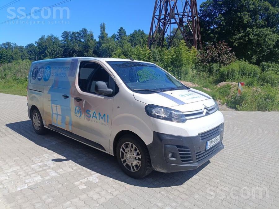 White Citroen Jumpy 2020 in Riga, with an engine capacity of 1.50 L and mileage of 240 thousand km for 8700 €, photo 3 on AUTOMOTO.COM.LV