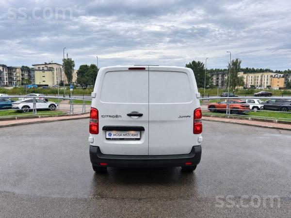 White Citroen Jumpy 2026 in Riga, with an engine capacity of 2.20 L and mileage of 0 thousand km for 32400 €, photo 9 on AUTOMOTO.COM.LV
