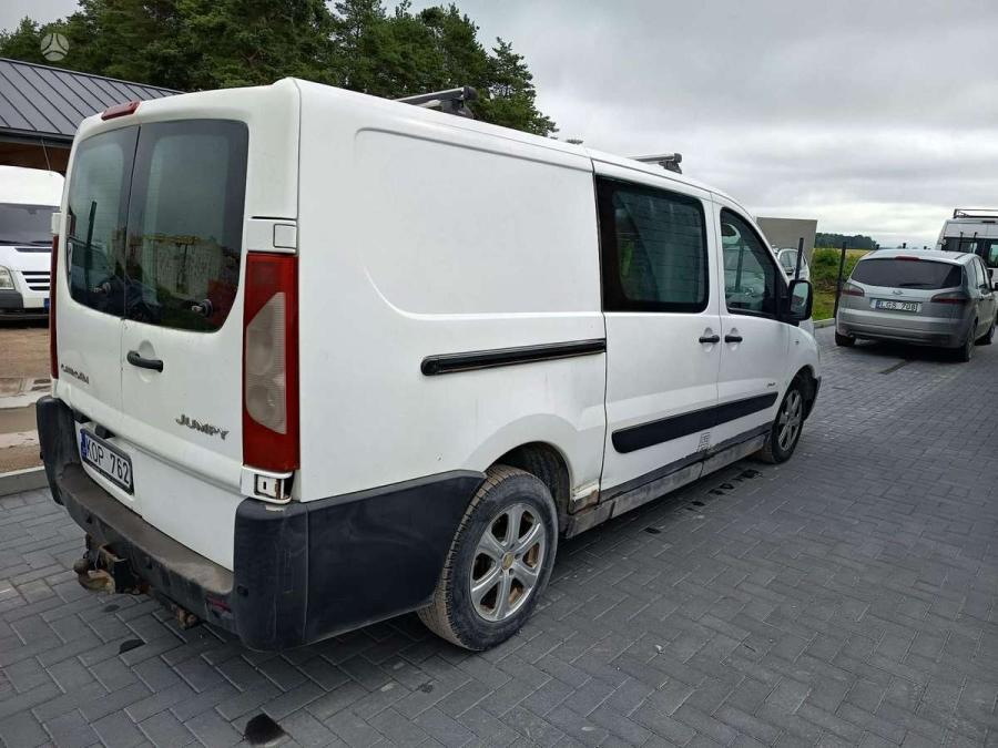 Balts Citroen Jumpy 2007 Panevēža, ar dzinēja tilpumu 2.00 L un nobraukumu 320 tūkst. km par 1350 €, foto 4 vietnē AUTOMOTO.COM.LV