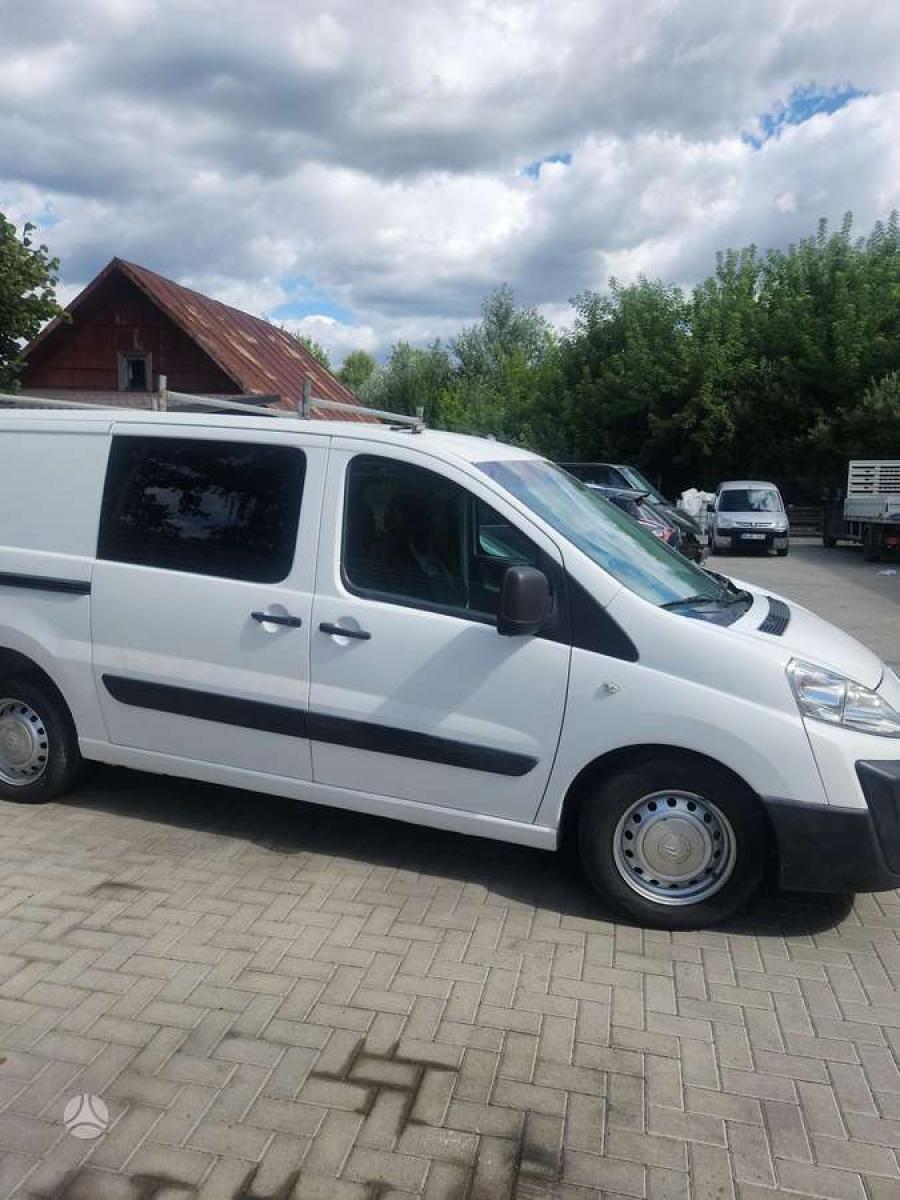 White Citroen Jumpy 2010 in Panevezys, with an engine capacity of 2.00 L and mileage of 303 thousand km for 2799 €, photo 5 on AUTOMOTO.COM.LV