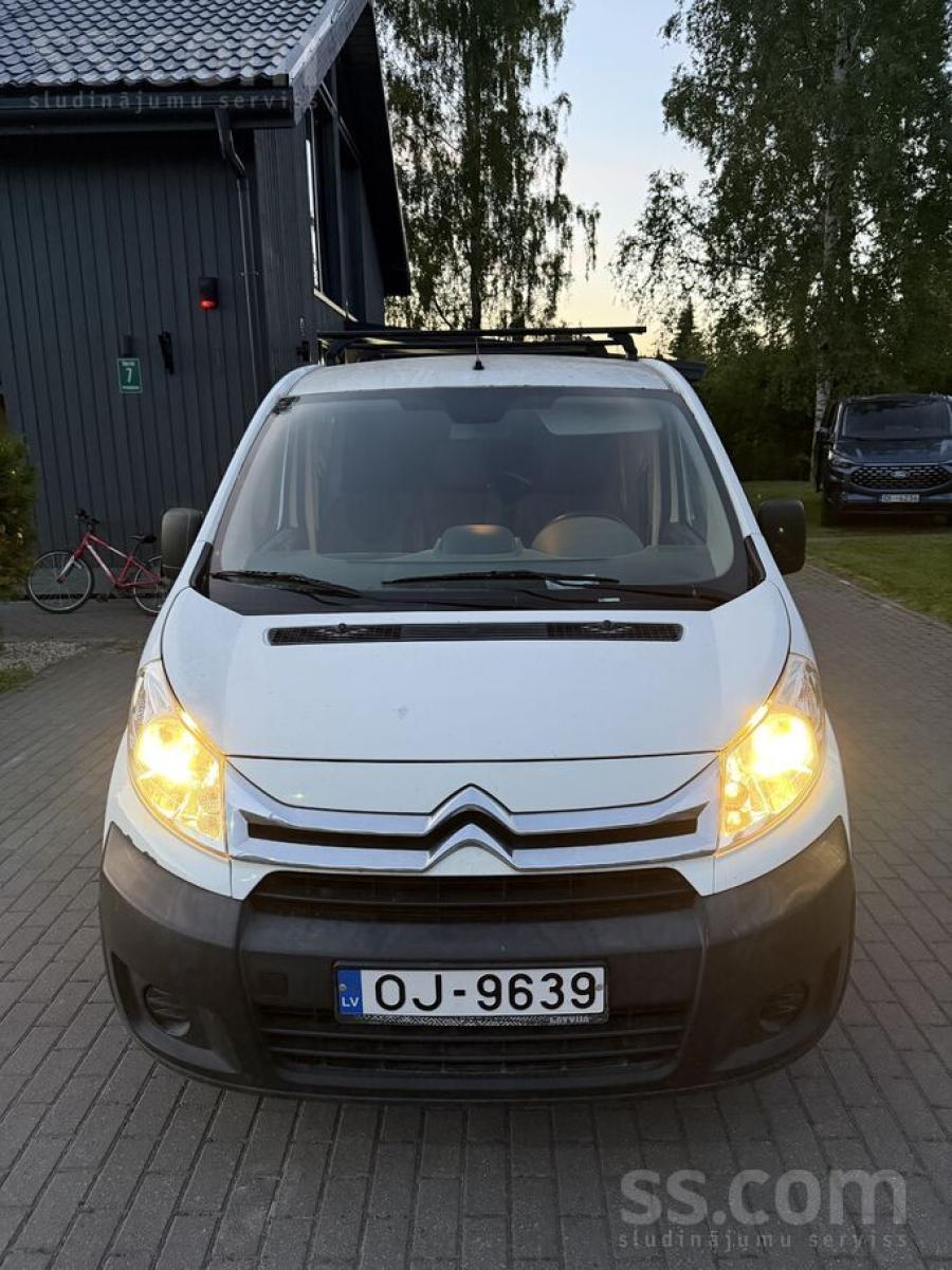 White Citroen Jumpy 2015 in Riga, with an engine capacity of 1.60 L and mileage of 276 thousand km for 2100 €, photo 3 on AUTOMOTO.COM.LV