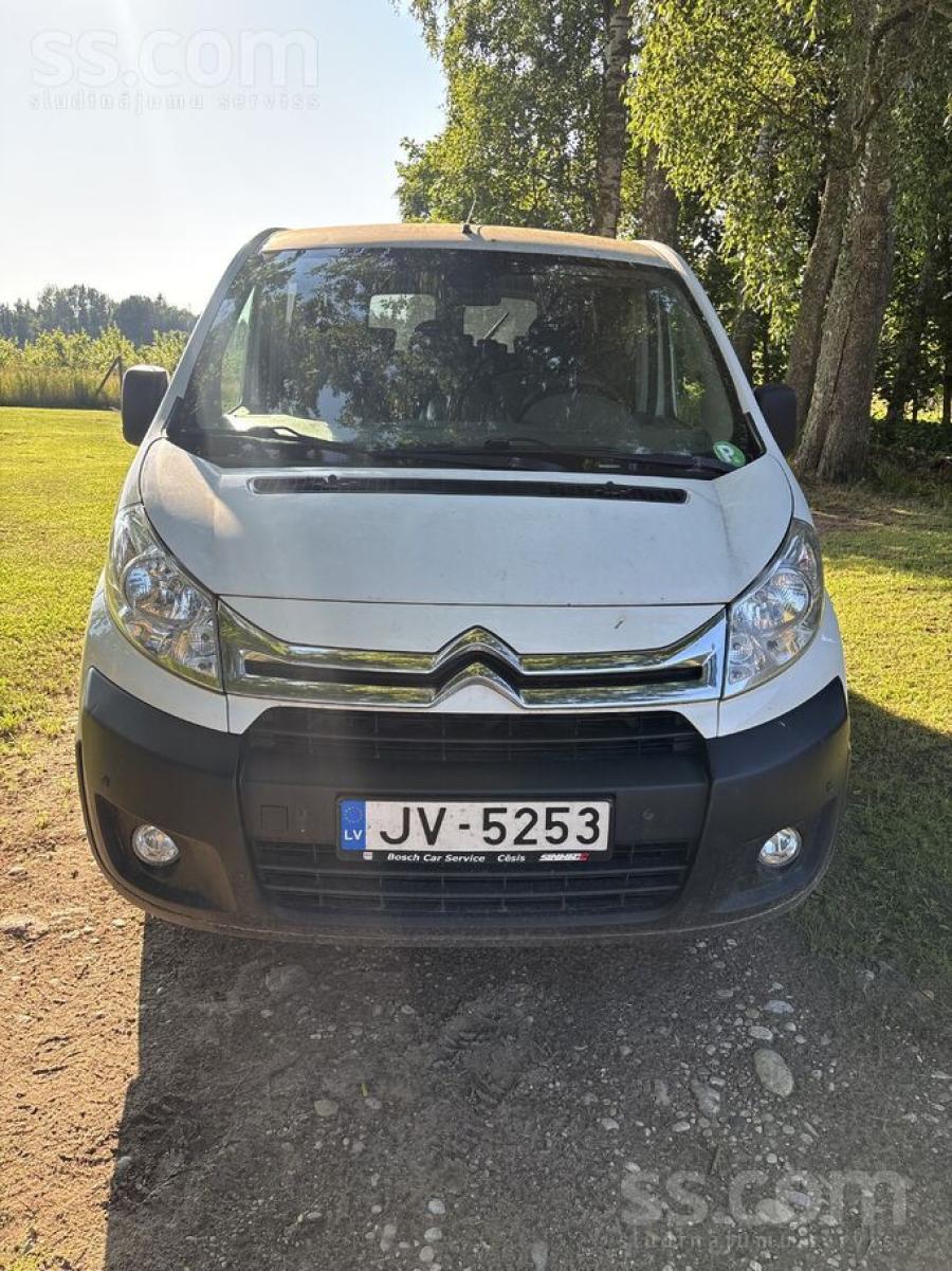 White Citroen Jumpy 2015 in Cesis, with an engine capacity of 2.00 L and mileage of 315 thousand km for 2700 €, photo 1 on AUTOMOTO.COM.LV