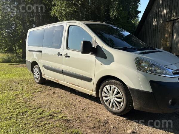White Citroen Jumpy 2015 in Cesis, with an engine capacity of 2.00 L and mileage of 315 thousand km for 2700 €, photo 2 on AUTOMOTO.COM.LV