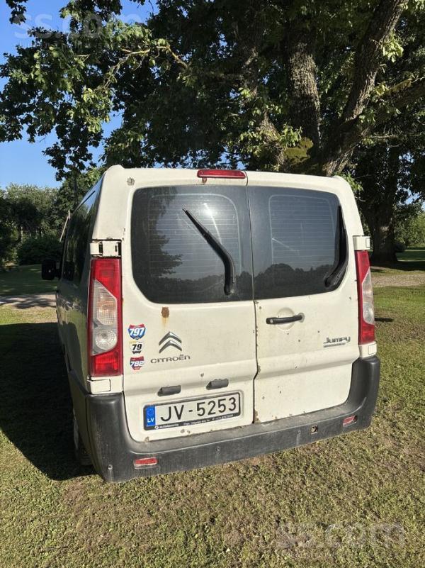 White Citroen Jumpy 2015 in Cesis, with an engine capacity of 2.00 L and mileage of 315 thousand km for 2700 €, photo 4 on AUTOMOTO.COM.LV