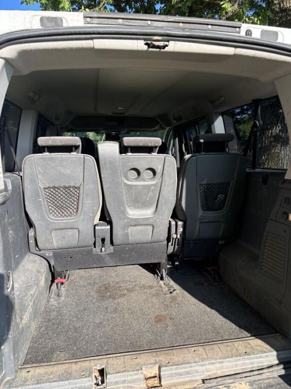 White Citroen Jumpy 2015 in Cesis, with an engine capacity of 2.00 L and mileage of 315 thousand km for 2700 €, photo 10 on AUTOMOTO.COM.LV