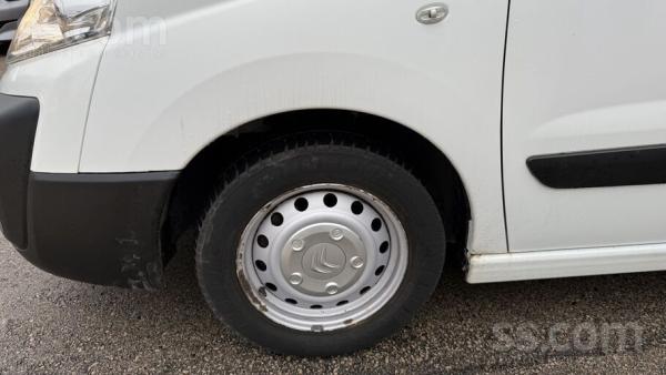 White Citroen Jumpy 2016 in Riga, with an engine capacity of 2.00 L and mileage of 99 thousand km for 5500 €, photo 7 on AUTOMOTO.COM.LV