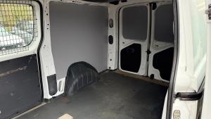 Balts Citroen Jumpy 2016 Rīga, ar dzinēja tilpumu 2.00 L un nobraukumu 99 tūkst. km par 550000 €, foto 13 vietnē AUTOMOTO.COM.LV