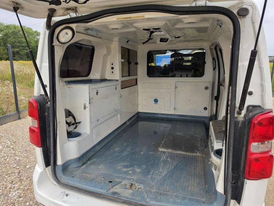 Balts Citroen Jumpy 2017 Viļņa, ar dzinēja tilpumu 2.00 L un nobraukumu 314 tūkst. km par 4840 €, foto 6 vietnē AUTOMOTO.COM.LV