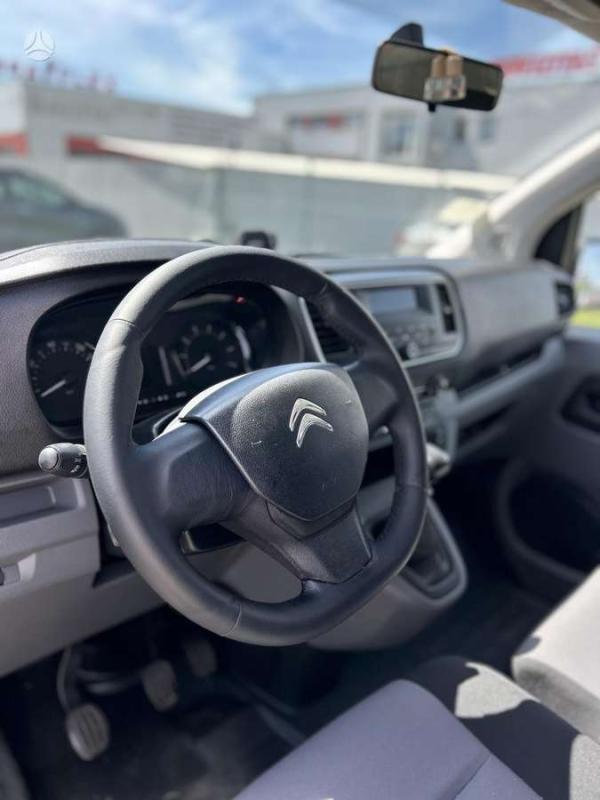 Balts Citroen Jumpy 2018 Panevēža, ar dzinēja tilpumu 1.50 L un nobraukumu 274 tūkst. km par 11850 €, foto 10 vietnē AUTOMOTO.COM.LV