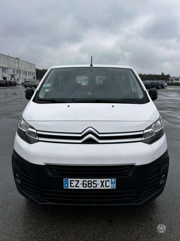 Balts Citroen Jumpy 2018 Panevēža, ar dzinēja tilpumu 1.50 L un nobraukumu 274 tūkst. km par 11750 €, foto 3 vietnē AUTOMOTO.COM.LV