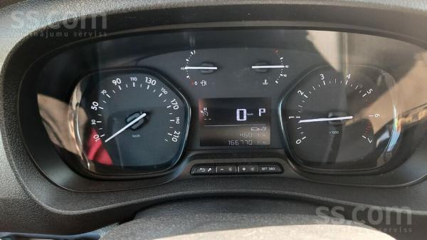 Balts Citroen Jumpy 2018 Rīga, ar dzinēja tilpumu 2.00 L un nobraukumu 167 tūkst. km par 10500 €, foto 7 vietnē AUTOMOTO.COM.LV