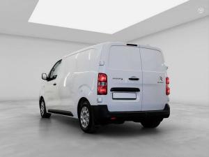 White Citroen Jumpy 2018 in Kaunas, with an engine capacity of 2.00 L and mileage of 325 thousand km for 5990 €, photo 3 on AUTOMOTO.COM.LV