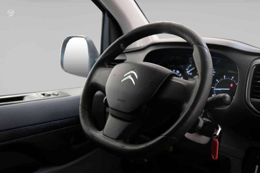 White Citroen Jumpy 2018 in Kaunas, with an engine capacity of 2.00 L and mileage of 325 thousand km for 5990 €, photo 7 on AUTOMOTO.COM.LV