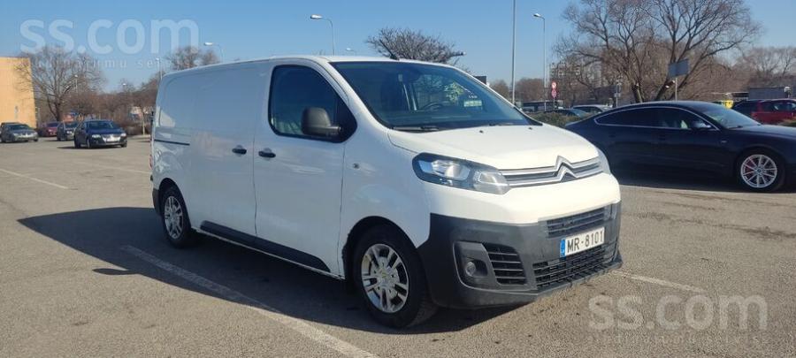 White Citroen Jumpy 2020 in Riga, with an engine capacity of 1.50 L and mileage of 184 thousand km for 8900 €, photo 4 on AUTOMOTO.COM.LV