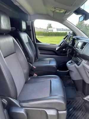 White Citroen Jumpy 2020 in Taurage, with an engine capacity of 2.00 L and mileage of 270 thousand km for 9700 €, photo 8 on AUTOMOTO.COM.LV