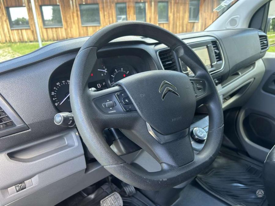 White Citroen Jumpy 2020 in Taurage, with an engine capacity of 2.00 L and mileage of 270 thousand km for 9700 €, photo 9 on AUTOMOTO.COM.LV