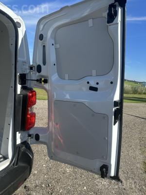 Balts Citroen Jumpy 2024 Tallina, ar dzinēja tilpumu 2.00 L un nobraukumu 29 tūkst. km par 23500 €, foto 17 vietnē AUTOMOTO.COM.LV