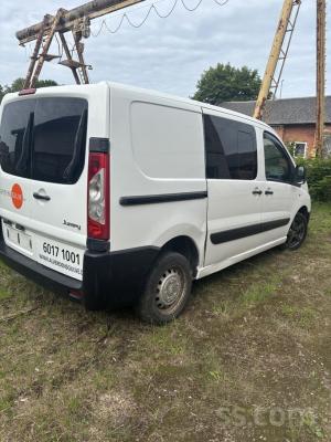 White Citroen Jumpy 2014 in Saldus, with an engine capacity of 1.60 L and mileage of 173 thousand km for 3300 €, photo 5 on AUTOMOTO.COM.LV