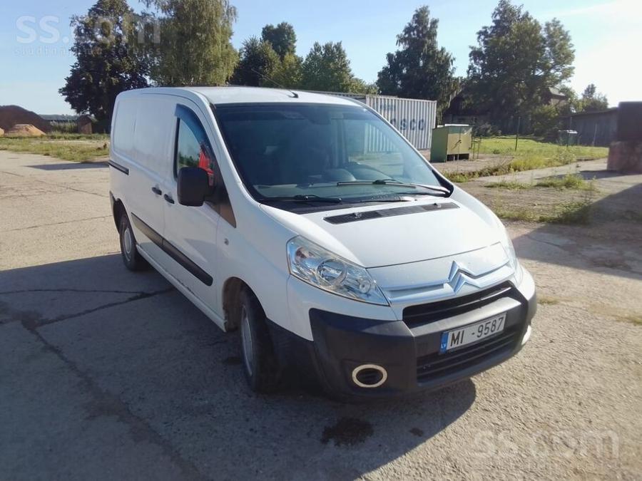 White Citroen Jumpy 2010 in Jekabpils, with an engine capacity of 2.00 L and mileage of 293 thousand km for 3700 €, photo 1 on AUTOMOTO.COM.LV