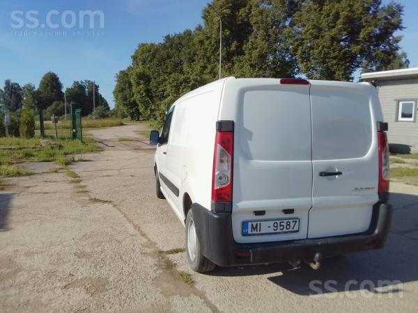 White Citroen Jumpy 2010 in Jekabpils, with an engine capacity of 2.00 L and mileage of 293 thousand km for 3700 €, photo 4 on AUTOMOTO.COM.LV
