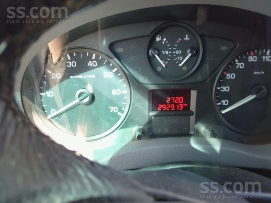 White Citroen Jumpy 2010 in Jekabpils, with an engine capacity of 2.00 L and mileage of 293 thousand km for 3700 €, photo 9 on AUTOMOTO.COM.LV