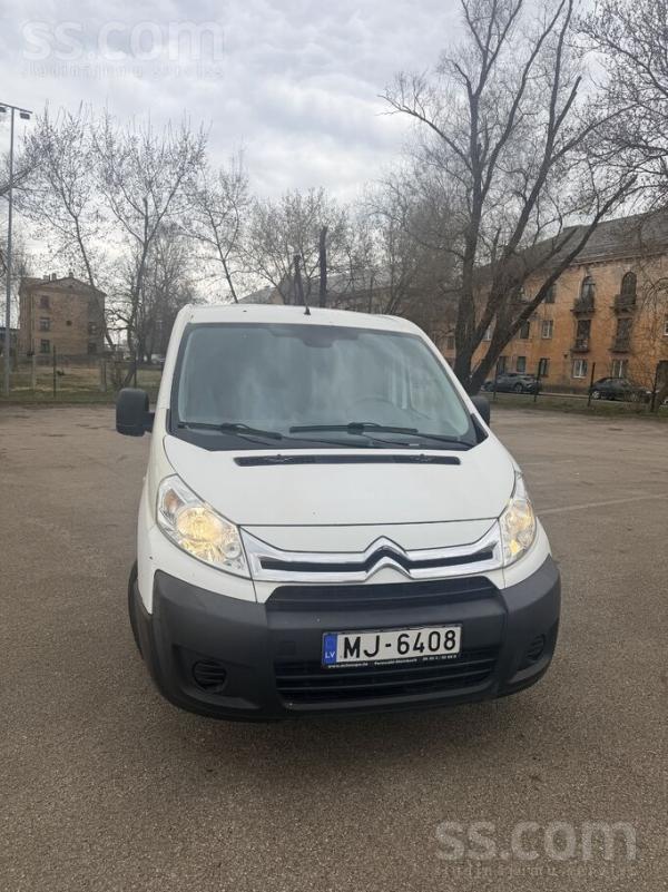 White Citroen Jumpy 2014 in Riga, with an engine capacity of 2.00 L and mileage of 307 thousand km for 2700 €, photo 3 on AUTOMOTO.COM.LV