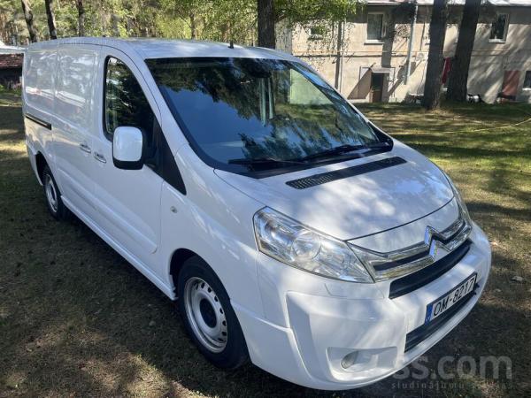 White Citroen Jumpy 2016 in Riga, with an engine capacity of 2.00 L and mileage of 352 thousand km for 4680 €, photo 1 on AUTOMOTO.COM.LV