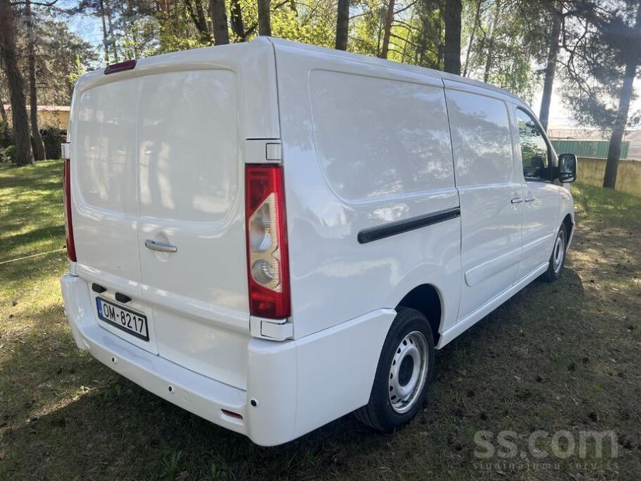 White Citroen Jumpy 2016 in Riga, with an engine capacity of 2.00 L and mileage of 352 thousand km for 4680 €, photo 3 on AUTOMOTO.COM.LV