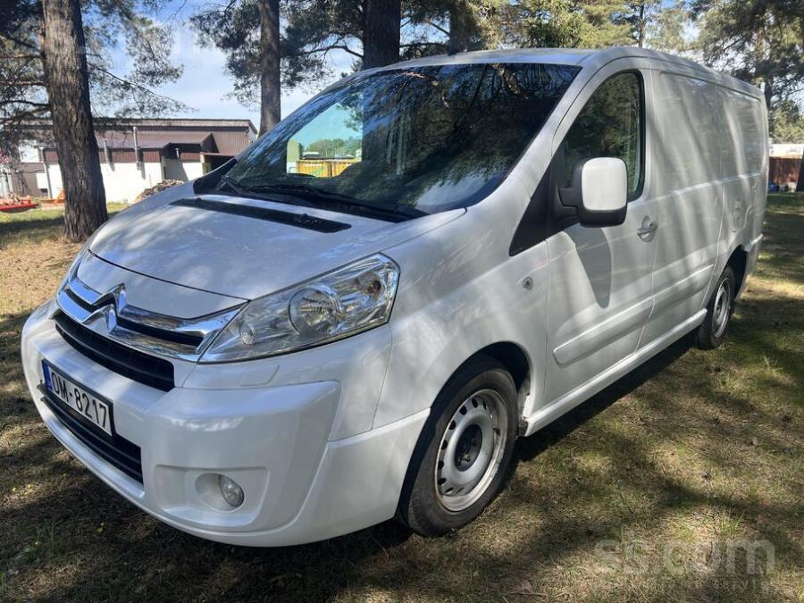 White Citroen Jumpy 2016 in Riga, with an engine capacity of 2.00 L and mileage of 352 thousand km for 4680 €, photo 4 on AUTOMOTO.COM.LV