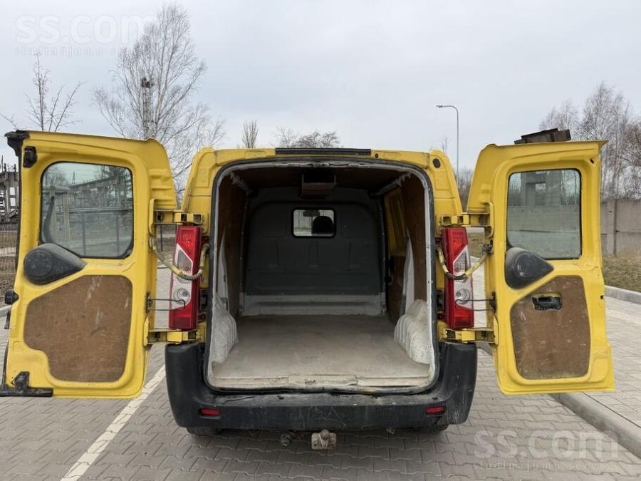 Yellow Citroen Jumpy 2007 in Jelgava, with an engine capacity of 2.00 L and mileage of 280 thousand km for 2900 €, photo 9 on AUTOMOTO.COM.LV