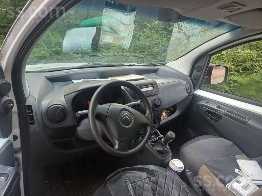 Pelēks Citroen Nemo 2008 Rīga, ar dzinēja tilpumu 1.40 L un nobraukumu 170 tūkst. km par 1000 €, foto 6 vietnē AUTOMOTO.COM.LV