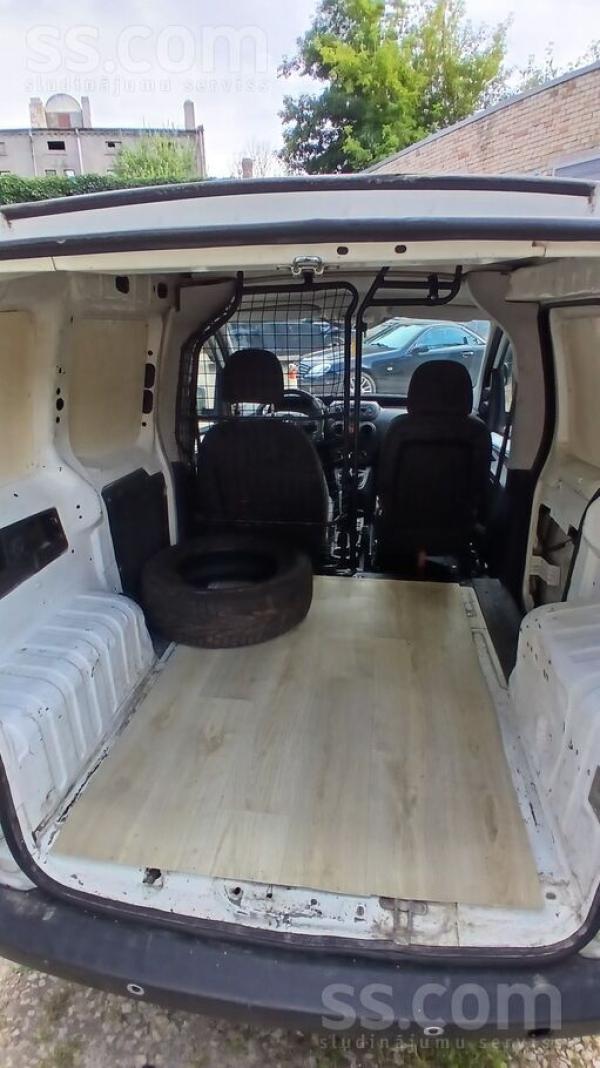 White Citroen Nemo 2014 in Riga, with an engine capacity of 1.30 L and mileage of 160 thousand km for 2200 €, photo 5 on AUTOMOTO.COM.LV