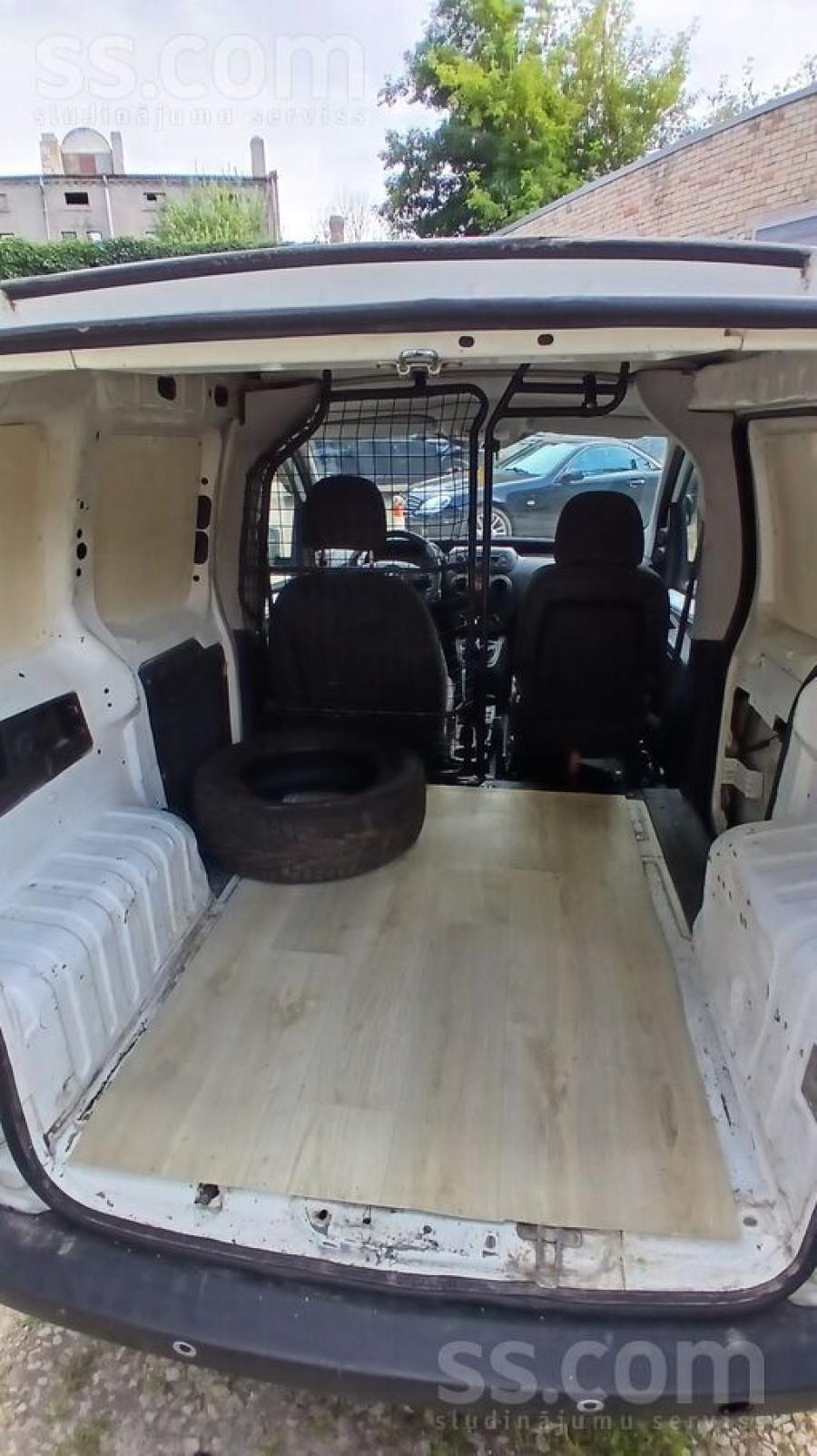 White Citroen Nemo 2014 in Riga, with an engine capacity of 1.30 L and mileage of 160 thousand km for 2200 €, photo 6 on AUTOMOTO.COM.LV